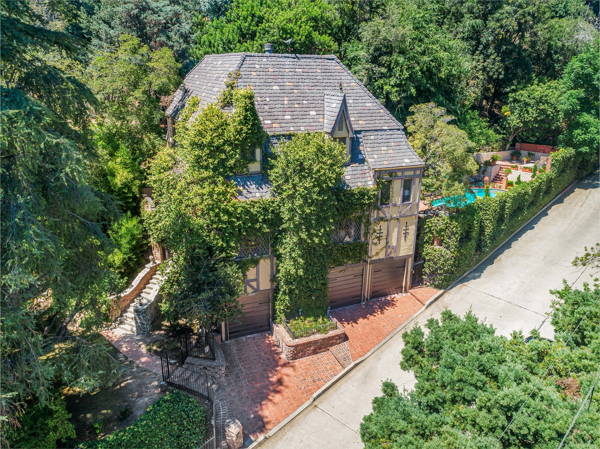 Historic Los Angeles Estates: Investment Guide